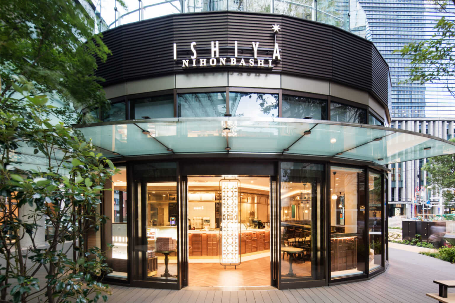 “白い恋人”でおなじみの名店「ISHIYA NIHONBASHI(イシヤ 日本橋)」＠コレド室町テラスでバズりスイーツを堪能♡｜itSnapマガジン