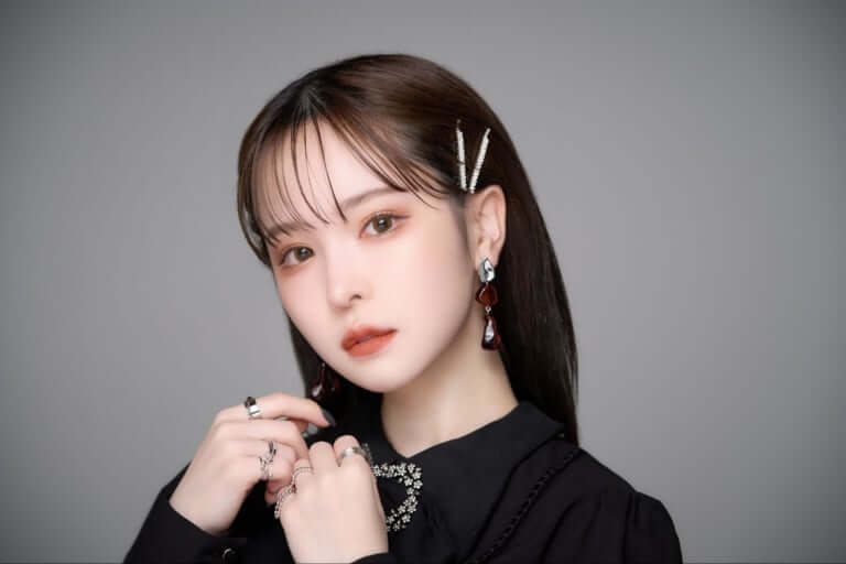 Armuje(アルミュージュ)のクリスマスコフレ＆限定リップはパーソナルカラー別のラメリップで華やか度MAX♡｜itSnapマガジン